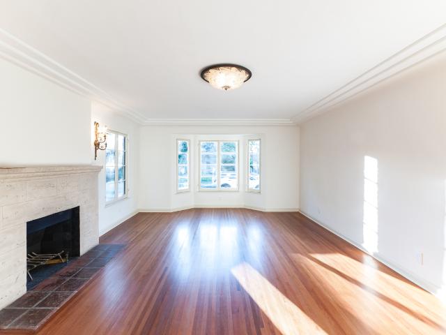 Glorious 3 Bed / 2 Bath Wilshire Vista Duplex | French Windows, Fireplace + 2 Car Garage