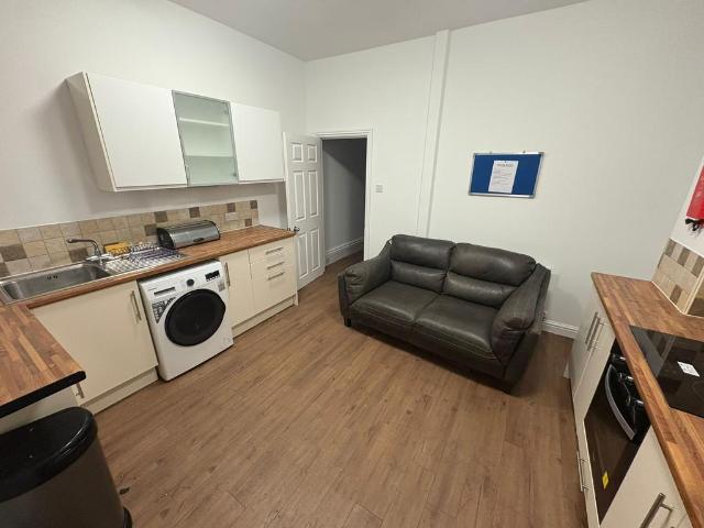 Glossop Road, Sheffield S10 3 bed duplex to rent £1,365 pcm £315 pw