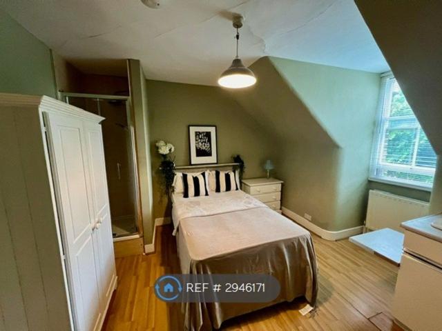 Glazbury, London W14, Room to rent, £850 pcm | PrimeLocation