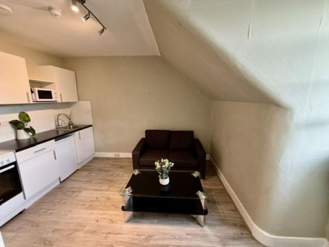 Glazbury Road, London W14, 1 bed flat to rent, £1,216 pcm | PrimeLocation