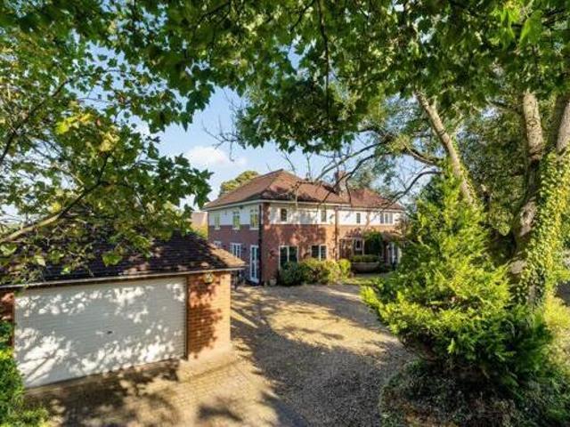 Glazebrook Lane, Glazebrook, 4 Bedroom Detached