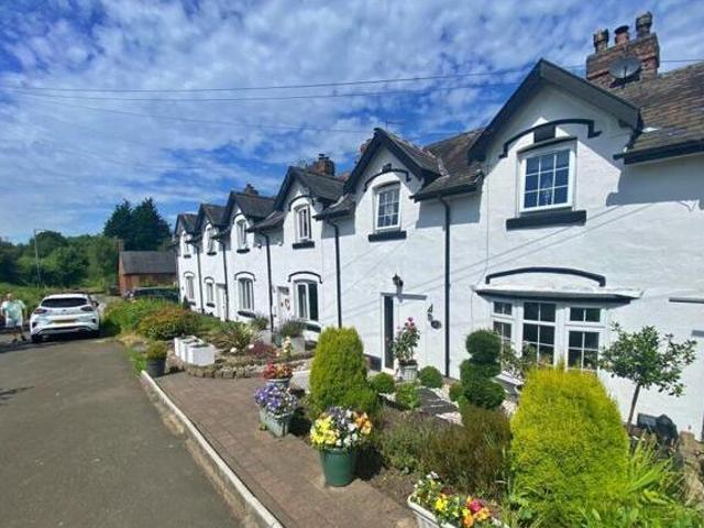 Glazebrook Lane, Glazebrook, 2 Bedroom Terraced