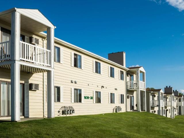 Glacial Manor 2 Bedroom Apartment for Rent at 1524 12th St Nw, Minot, ND 58703