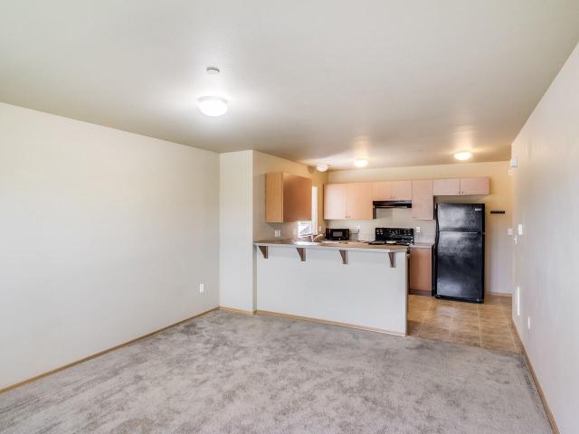 Glacier Vista Apartments 2 Bedroom Apartment for Rent at 2750 Sw Indian Ave, Redmond, OR 97756
