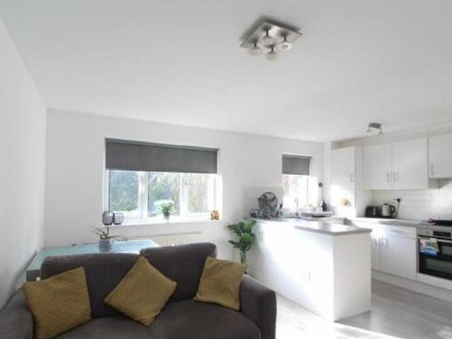 Gladbeck Way, Enfield, 1 Bedroom Apartment