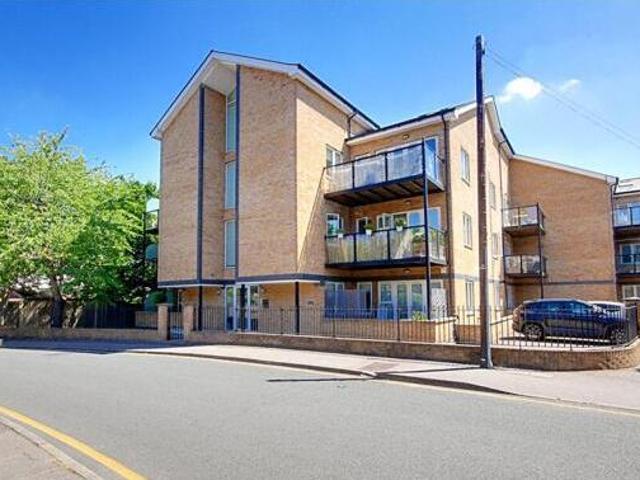 Gladbeck Way, Enfield, 1 Bedroom Flat