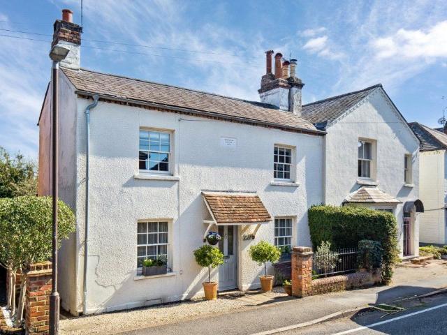 Glade Road, Marlow, Buckinghamshire SL7, 3 bed semi detached house to rent, £3,650 pcm | PrimeLocation