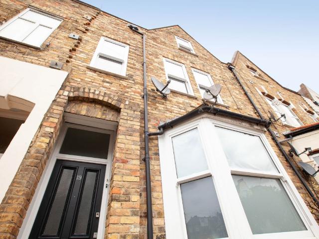 Gladesmore Road, London N15, 3 bed flat to rent, £2,750 pcm | PrimeLocation