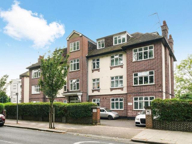 Gladstone Court, Anson Road, NW2 3 bed apartment to rent £2,600 pcm £600 pw