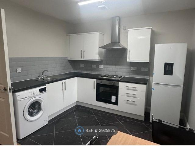 Gladstone Court, Liverpool L8, 2 bed flat to rent, £950 pcm | PrimeLocation