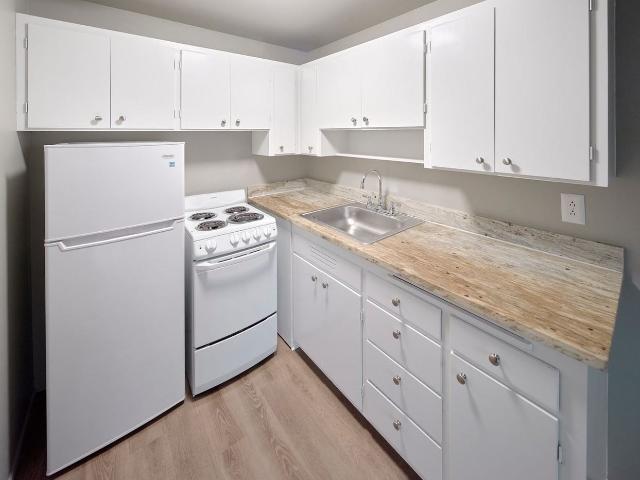 Gladstone Apartments 1 Bedroom Apartment for Rent at 12315 28th Ave Ne, Seattle, WA 98125 Lake City
