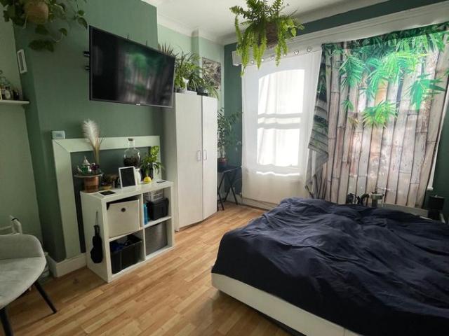 Gladstone Avenue, London N22, Room to rent, £750 pcm | PrimeLocation