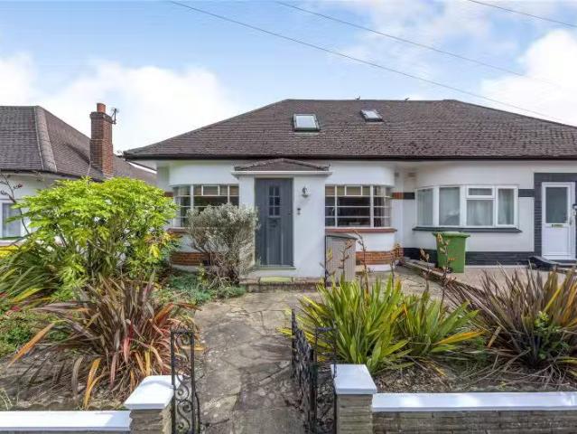 Gladstone Avenue, Twickenham, TW2 7PS