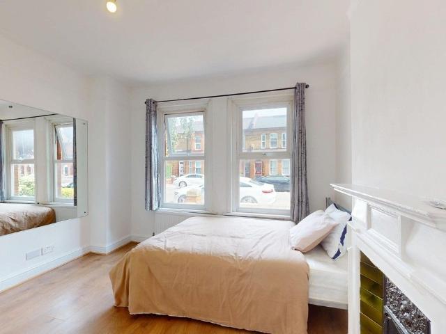 Gladstone Avenue, Wood Green, London N22, Room to rent, £900 pcm | PrimeLocation