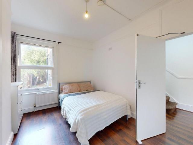 Gladstone Avenue, Wood Green, London, uk N22, Room to rent, £900 pcm | PrimeLocation