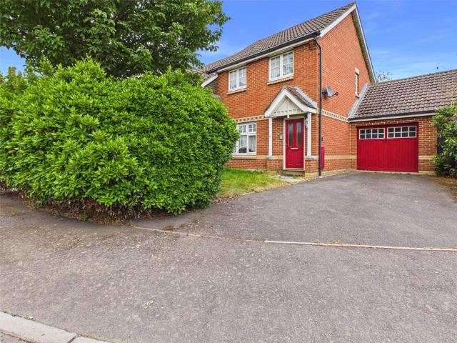 Gladstone Gardens, Hounslow 3 bed end of terrace house to rent £2,400 pcm £554 pw