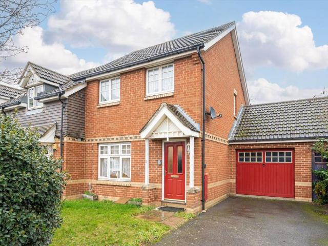 Gladstone Gardens, Osterley TW3 3 bed house to rent £2,400 pcm £554 pw
