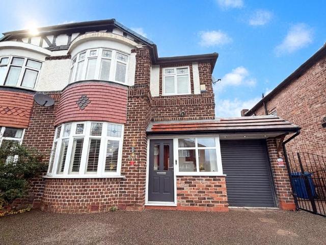 Gladstone Grove, Heaton Moor. 3 bed semi detached house to rent £2,195 pcm £507 pw