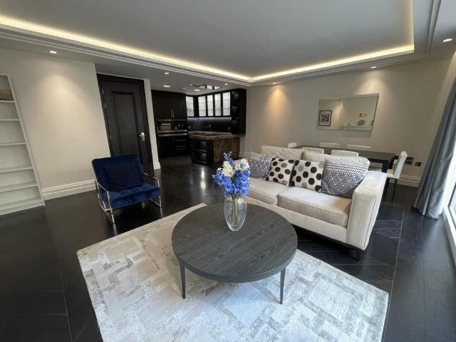 Gladstone House, 190 Strand, Temple. 2 bed flat to rent £7,800 pcm £1,800 pw