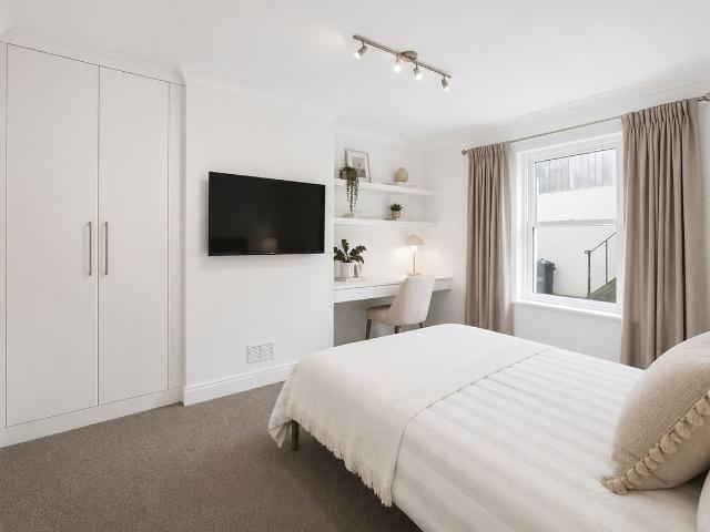 Gladstone Place, Brighton BN2, 2 bed flat to rent, £1,600 pcm | PrimeLocation