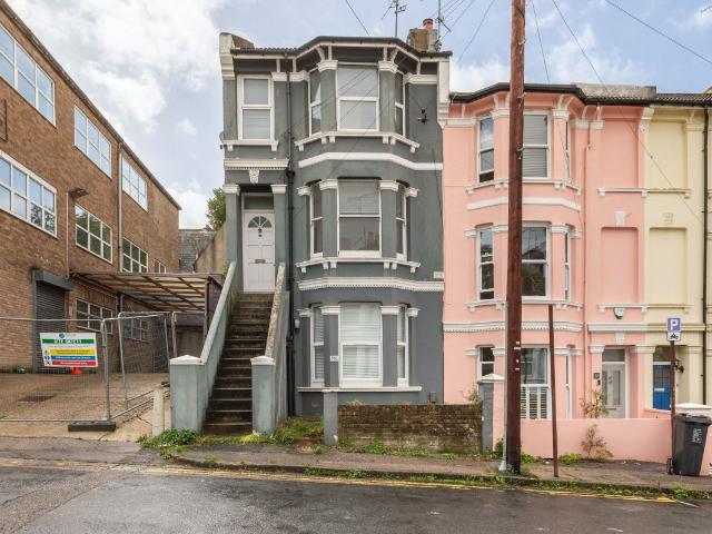 Gladstone Place, Brighton BN2, 2 bed terraced house to rent, £1,650 pcm | PrimeLocation