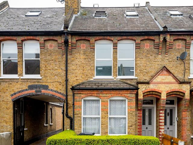 Gladstone Road, Wimbledon SW19, 3 bed maisonette to rent, £2,600 pcm | PrimeLocation