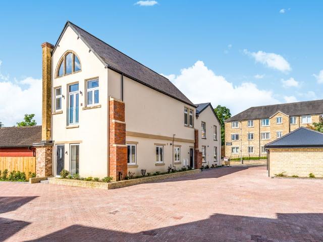 Gladstone Road, Chippenham SN15, 1 bed flat to rent, £975 pcm | PrimeLocation