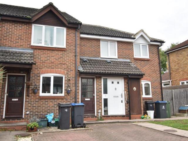 Gladstone Road, Kingston Upon Thames 1 bed apartment to rent £1,450 pcm £335 pw