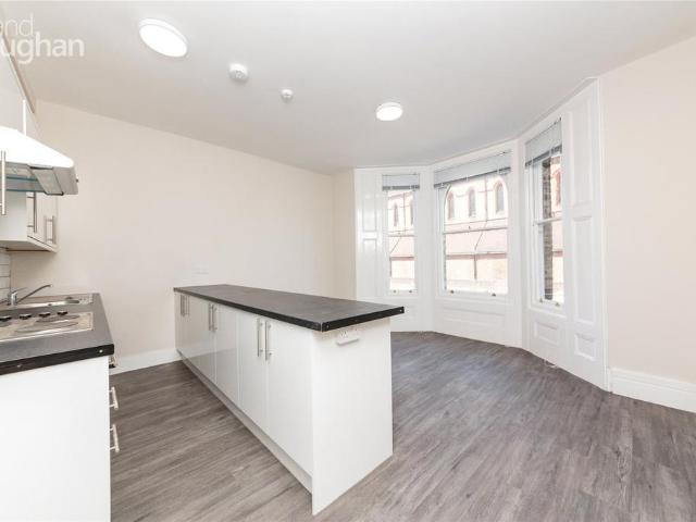 Gladstone Terrace, East Sussex BN2 2 bed flat to rent £1,795 pcm £414 pw