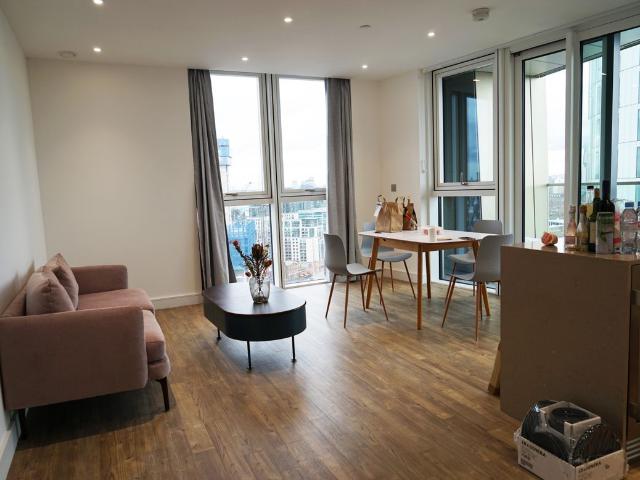 Gladwin Tower, Nine Elms Point, London SW8, 2 bed flat to rent, £3,640 pcm | PrimeLocation