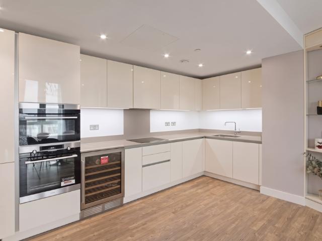 Gladwin Tower, Nine Elms SW8, 3 bed flat to rent, £5,633 pcm | PrimeLocation