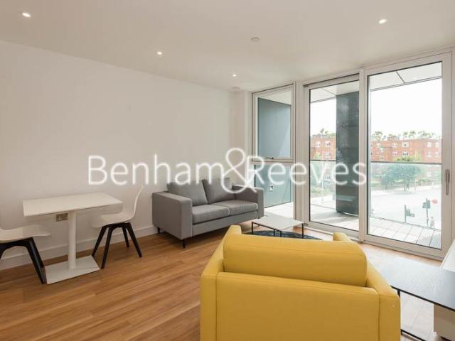 Gladwin Tower, Nine Elms SW8 1 bed apartment to rent £2,850 pcm £658 pw