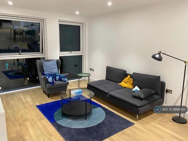 Gladwin Tower, London, SW8 1 bed flat to rent £3,000 pcm £692 pw