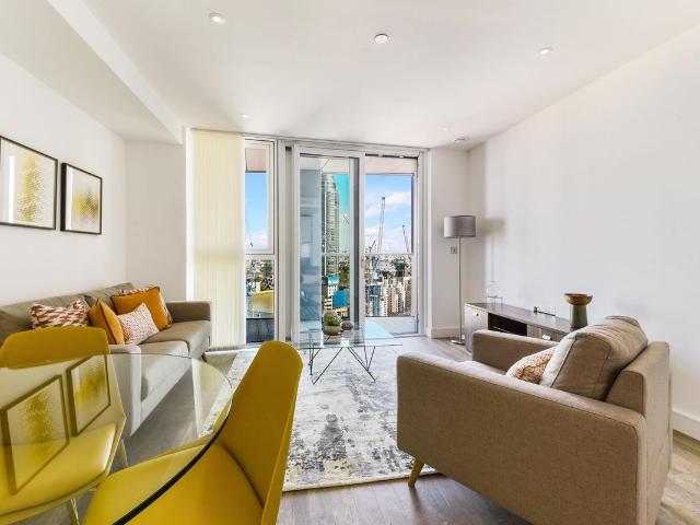 Gladwin Tower, Wandsworth Road, London SW8, 1 bed flat to rent, £2,999 pcm | PrimeLocation