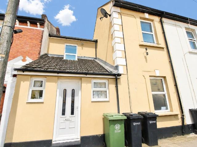 Gladys Avenue, North End PO2, 2 bed terraced house to rent, £1,250 pcm | PrimeLocation