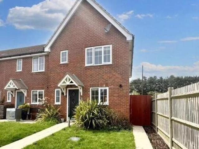 Gladys Avenue, Peacehaven, 3 Bedroom End