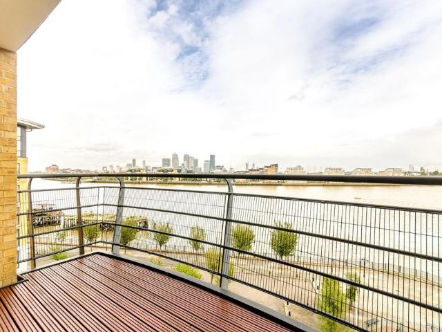Glaisher Street, Greenwich, London, SE8 3 bed flat to rent £3,300 pcm £762 pw