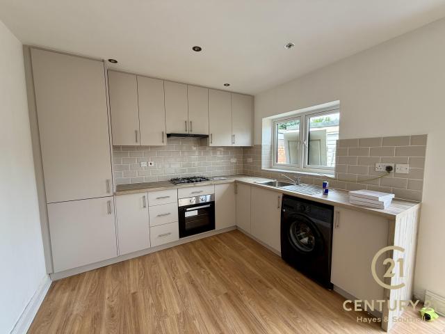 Glamis Crescent, UB3 Century 21 United Kingdom