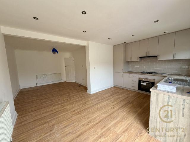 Glamis Crescent UB3, 4 bed semi detached house to rent, £2,800 pcm | PrimeLocation
