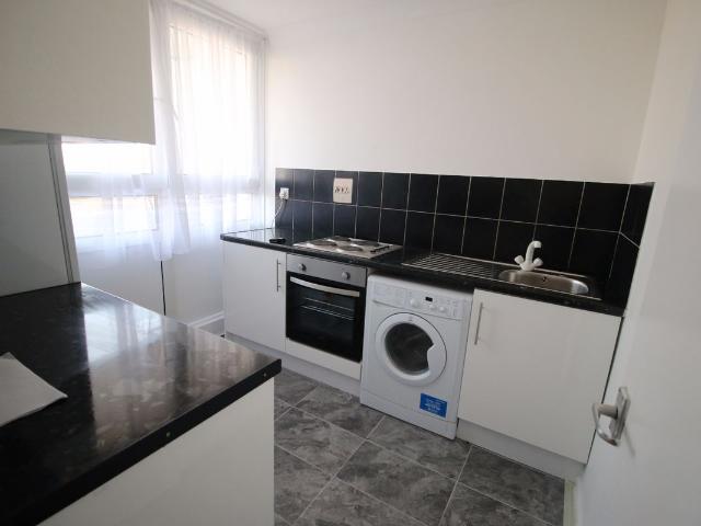 Glamis Road, Wapping E1W, 2 bed flat to rent, £2,500 pcm | PrimeLocation