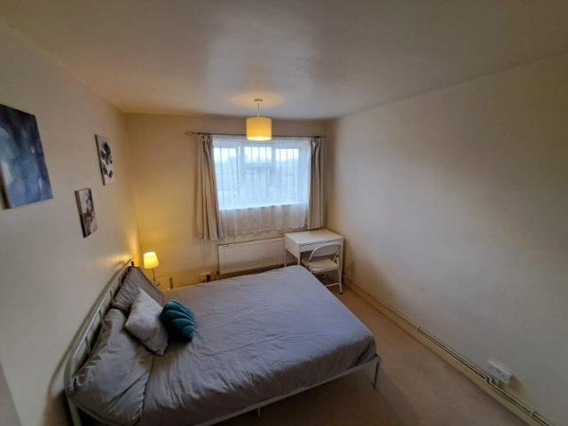 Glamis Road, London E1W, Room to rent, £880 pcm | PrimeLocation