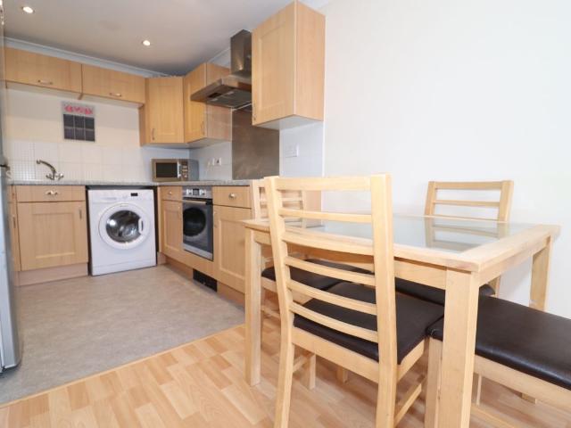 Glan Rhymni, Windor Village CF24, 2 bed flat to rent, £1,050 pcm | PrimeLocation
