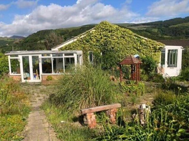 Glan Y Mor, Fairbourne, 3 Bedroom Semi detached