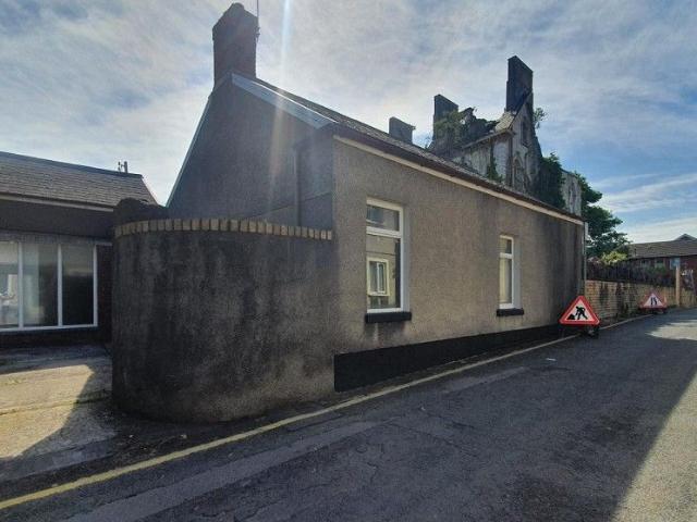 Glantawe Street, Swansea SA6, 2 bed bungalow to rent, £900 pcm | PrimeLocation