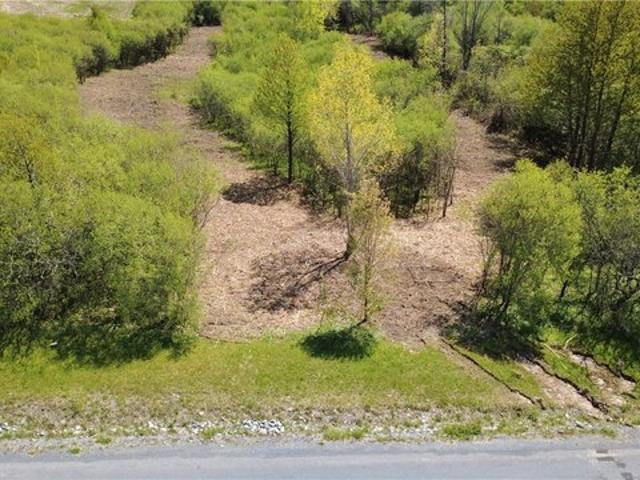 Glanville Rd, Auburn, NY 13021