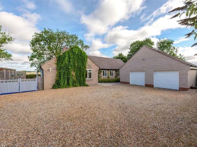 Glapthorn Road, Peterborough PE8 4 bed bungalow to rent £2,700 pcm £623 pw