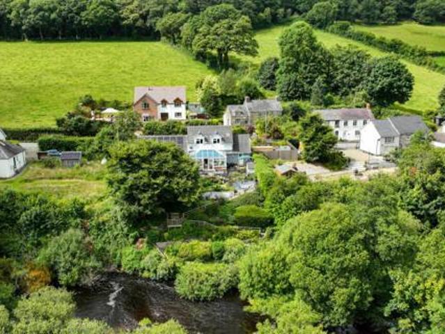 Glas Y Dorlan, Llanfair Rd, 4 Bedroom Detached