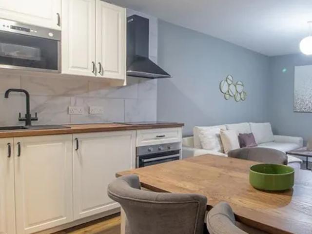 Glasgow City, G12 8LL, United Kingdom | 4 bed apartment for rent #147314937 | Rentberry