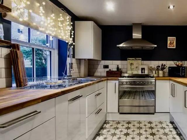 Glasgow City, G20 6NN, United Kingdom | 6 bed townhouse for rent #95687076 | Rentberry