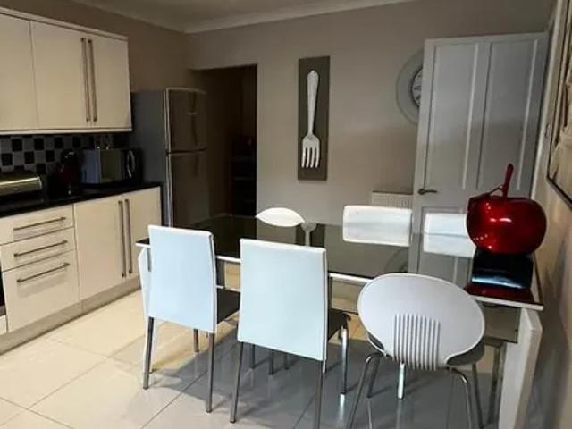 Glasgow City, G3 7RU, United Kingdom | 2 bed townhouse for rent #96180495 | Rentberry